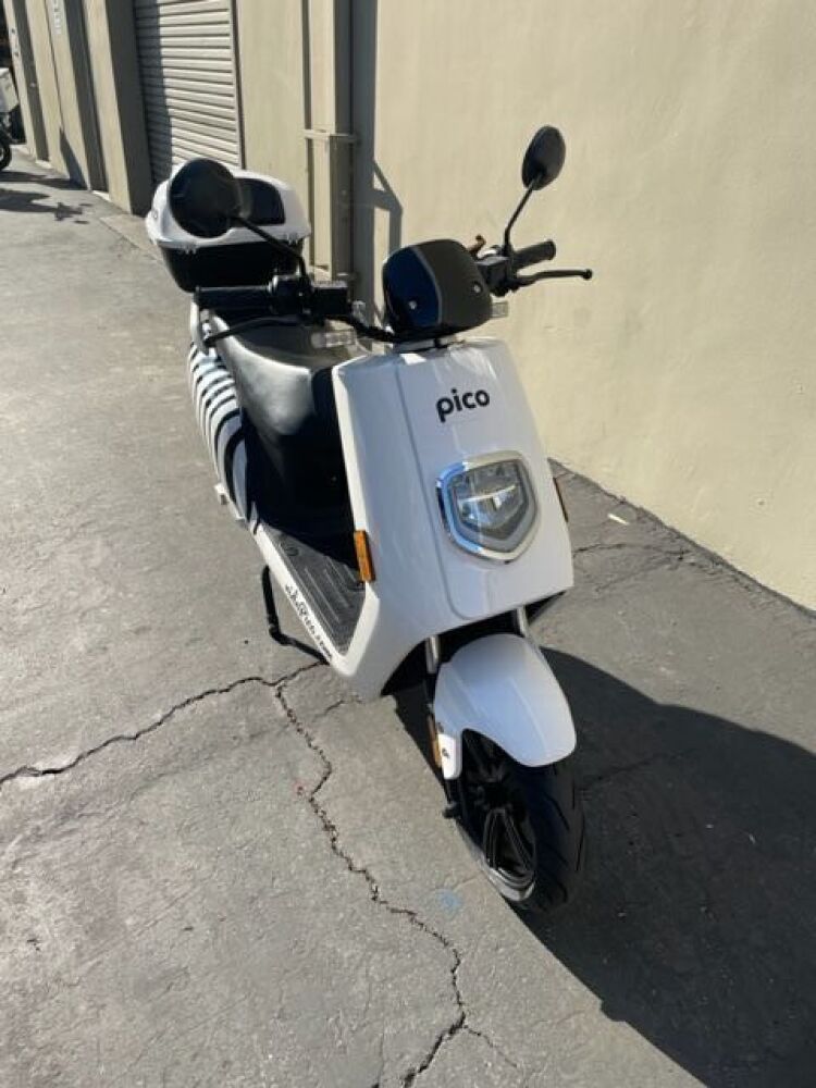 (NEW IN BOX) DAZZ SMART ELECTRIC SCOOTER MANUFACTURED BY ELYX SMART ...